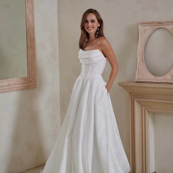 Madi Lane | Dresses | Brand New Wedding Dress | Poshmark
